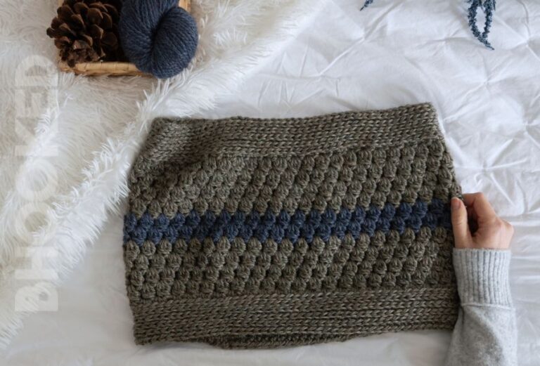 How to Make an Easy Crochet Cowl in 2 Hours (Free Pattern!)